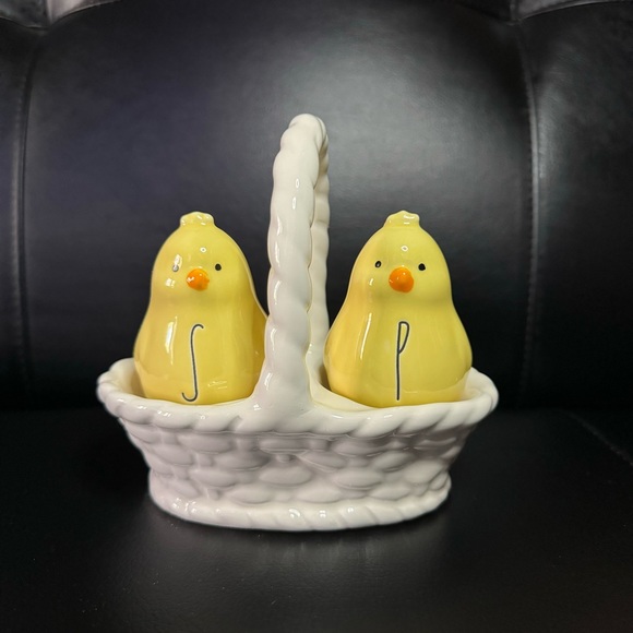 Rae Dunn | Dining | Rae Dunn Easter Chick Salt Pepper Shaker Basket Set ...